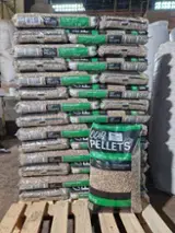 Stock de a1 Pin - Bois Rouge granulés bois en sacs de 15kg 23.1-250 ...